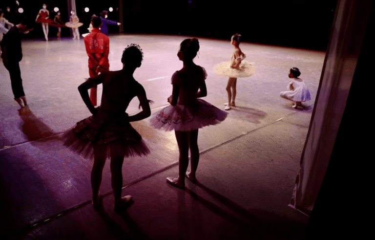 Method Acting vs. Classical Training: A Parent’s Guide to Acting Styles ...